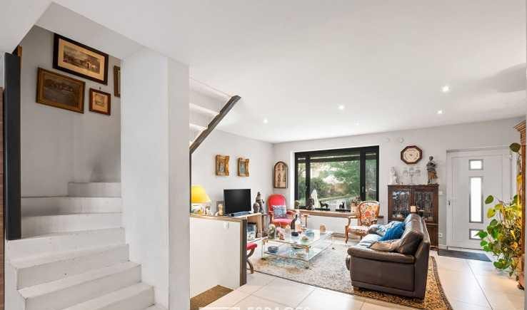 Real Estate and Houses for sale in Lyon | Page 1