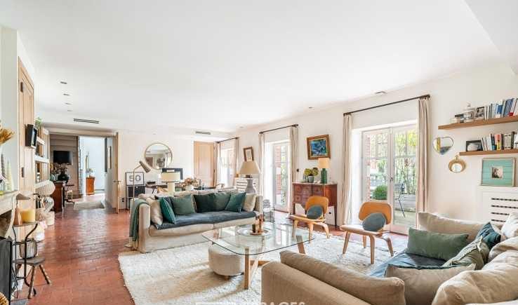 Real Estate and Houses for sale in Lyon | Page 1