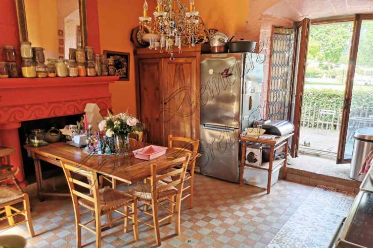 French Mansions & Maisons de Maitre for sale in France