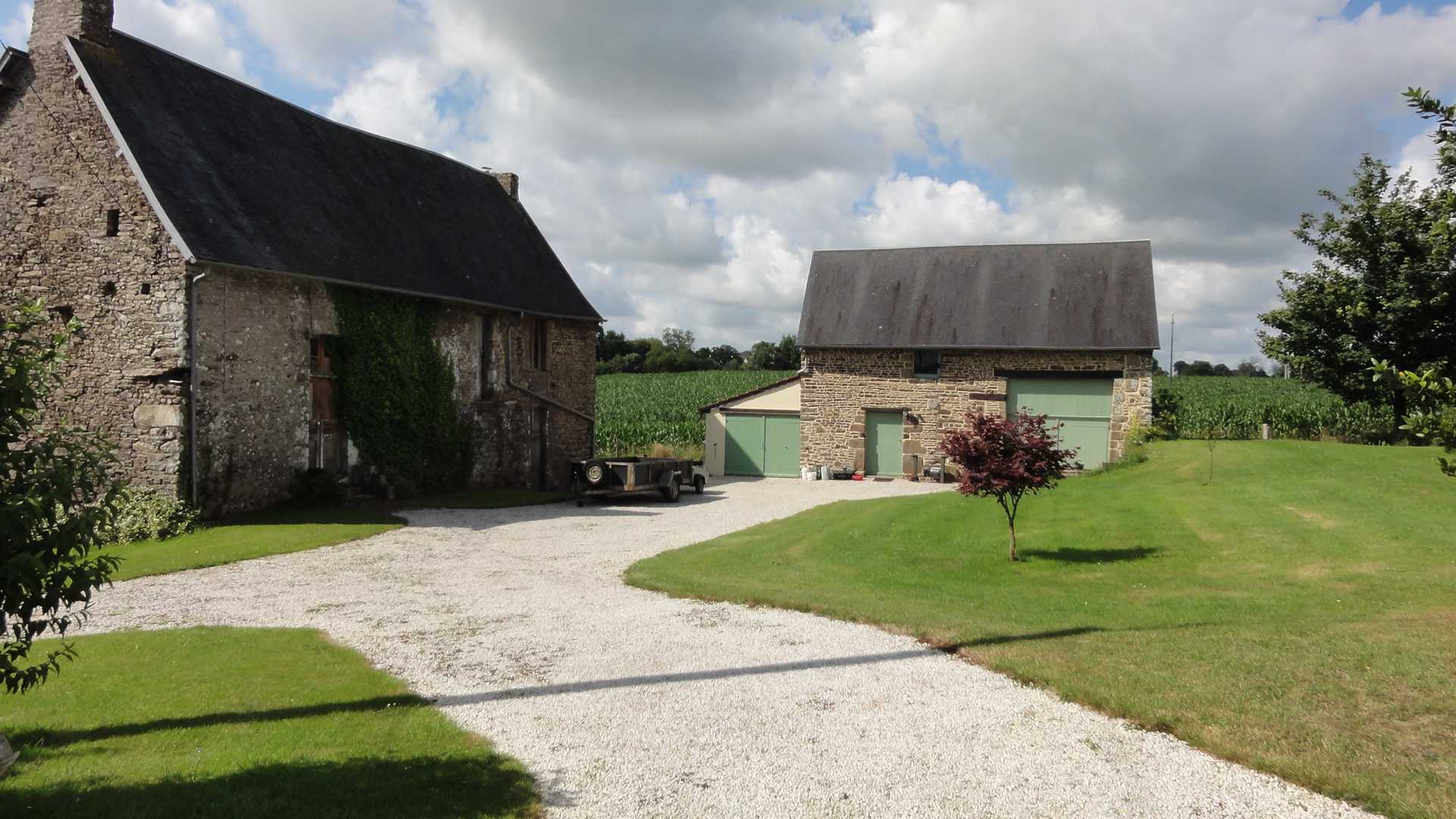 Stone Houses & Country Homes for Sale in France