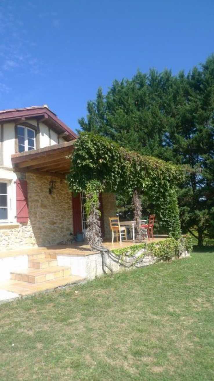 Stone Houses & Country Homes for Sale in France
