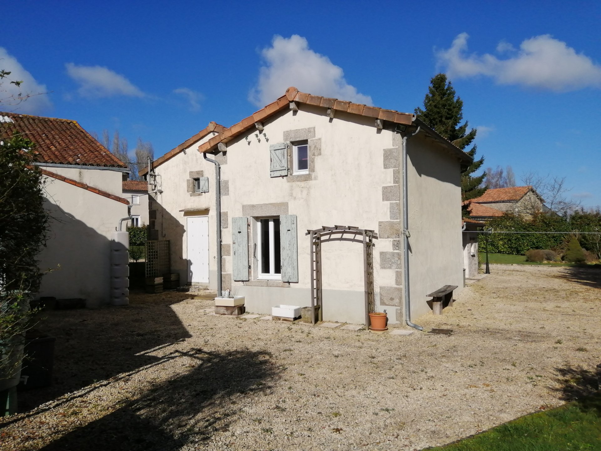 Stone Houses & Country Homes for Sale in France