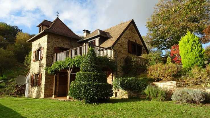 Stone Houses & Country Homes for Sale in France