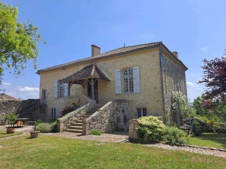 Castles, Chateaux & Estates for Sale in France | My-French-House.com